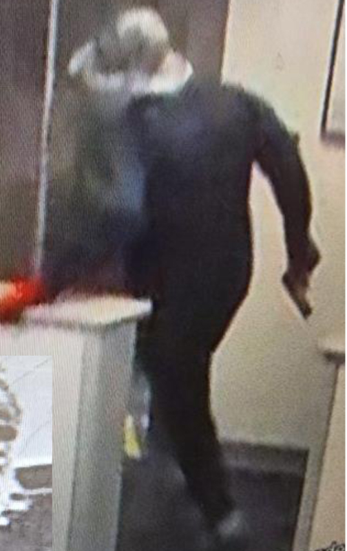Apopka police searching for armed bank robbery suspect